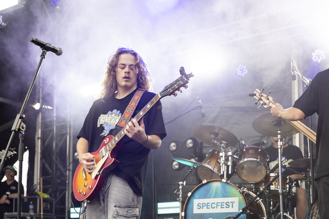 Teenage band a 'scream' - Broken Hill Times